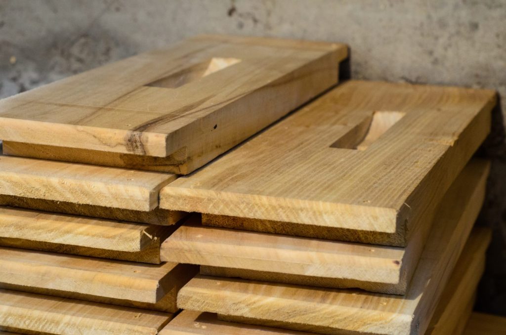 How to Build a Langstroth Beehive Box (Brood & Super) - BeeKeepClub